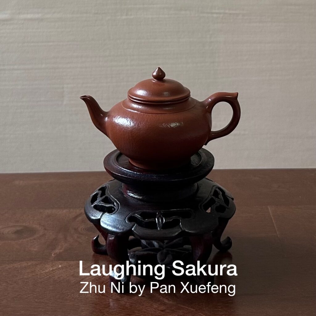 Laughing Sakura Zhu Ni teapot by Pan Xuefeng 潘雪峰 – Yixing Pots